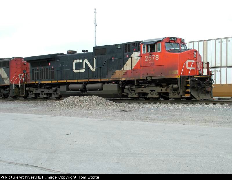 CN 2578